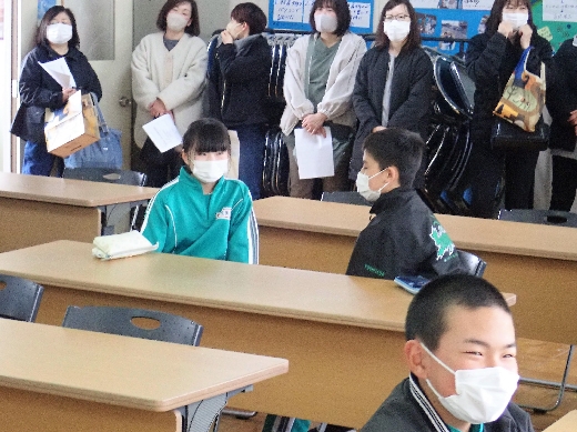 学期末保護者会が開かれました！ ～授業参観 第1学年～｜坂東市立猿島（さしま）中学校